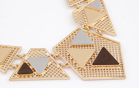 Geometrical Shape Cut Necklace on Luulla