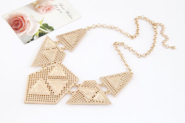 Geometrical Shape Cut Necklace on Luulla