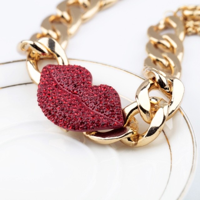 Big Chain And Red Lip Necklace on Luulla